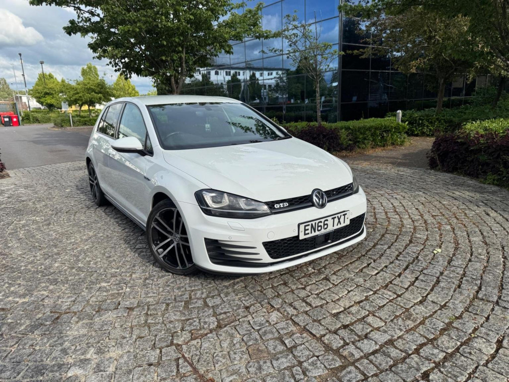 SOLD - Used VOLKSWAGEN GOLF 2017 White in Swindon, Wiltshire | Harvey ...