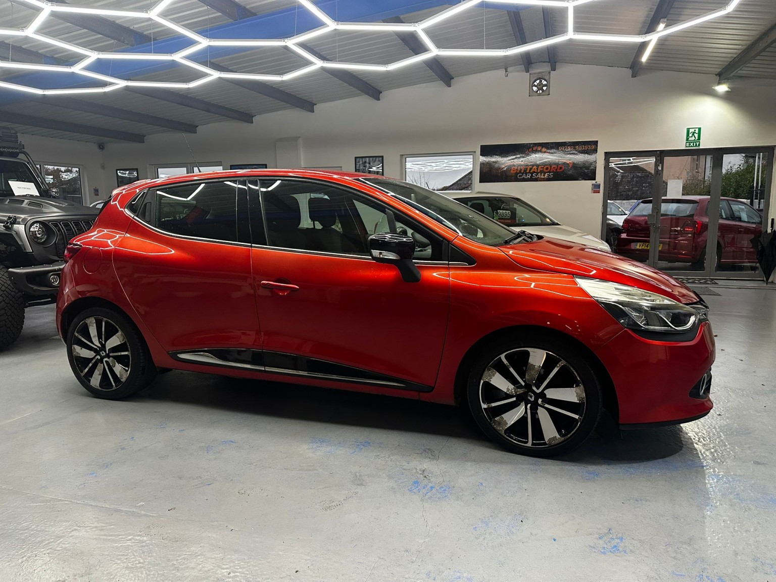 Used RENAULT CLIO 2014 Red for sale - £5495 in Ivybridge, Devon ...