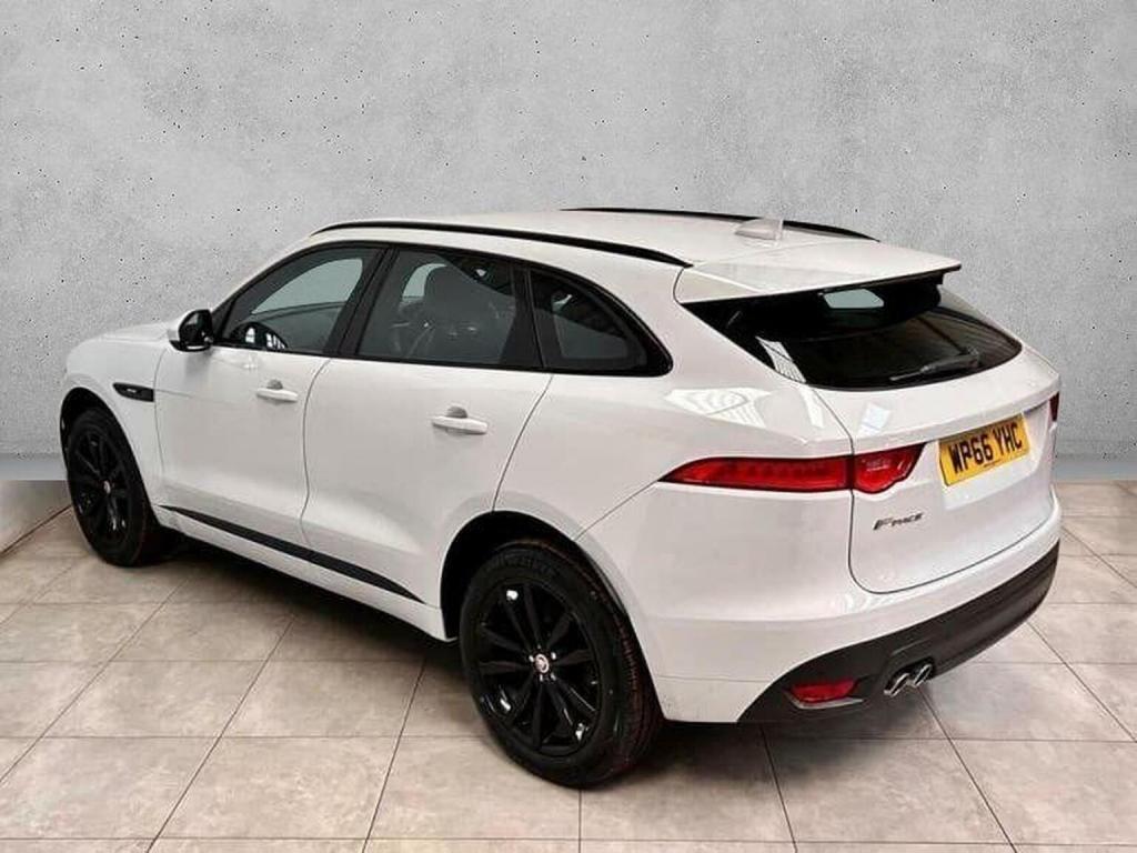 Used JAGUAR F-PACE 2016 White for sale - £12490 in Halifax, West ...