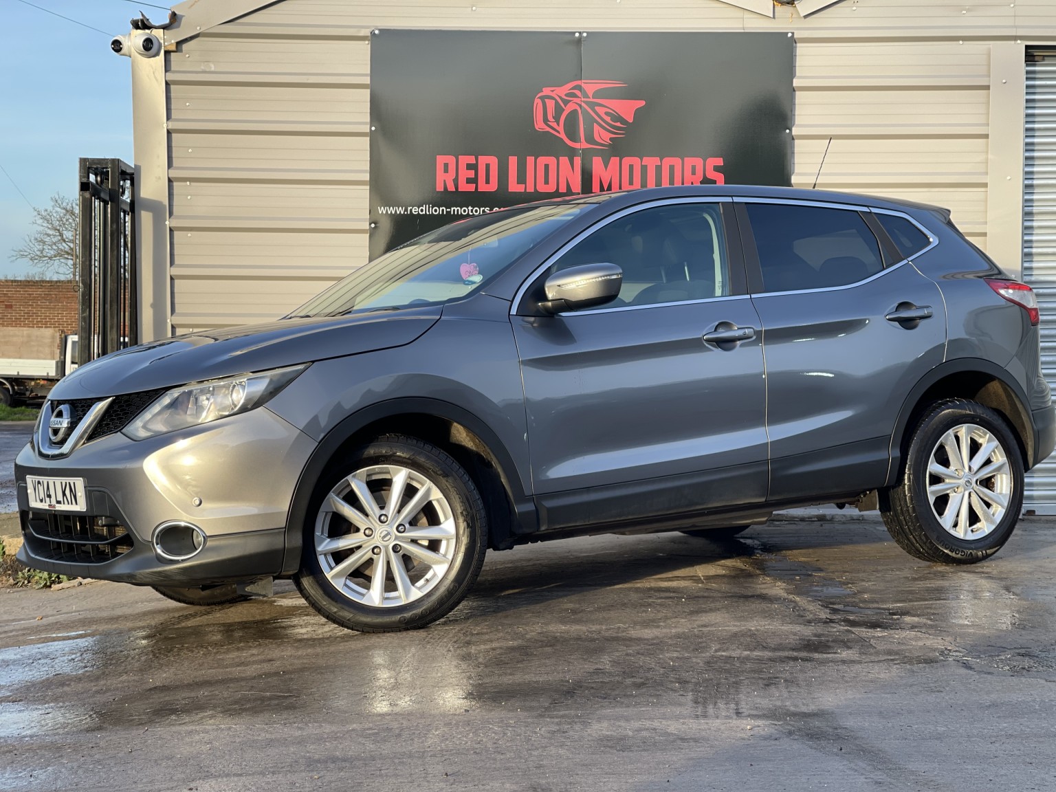 Used NISSAN QASHQAI 2014 Grey for sale - £5249 in Waltham Abbey ...